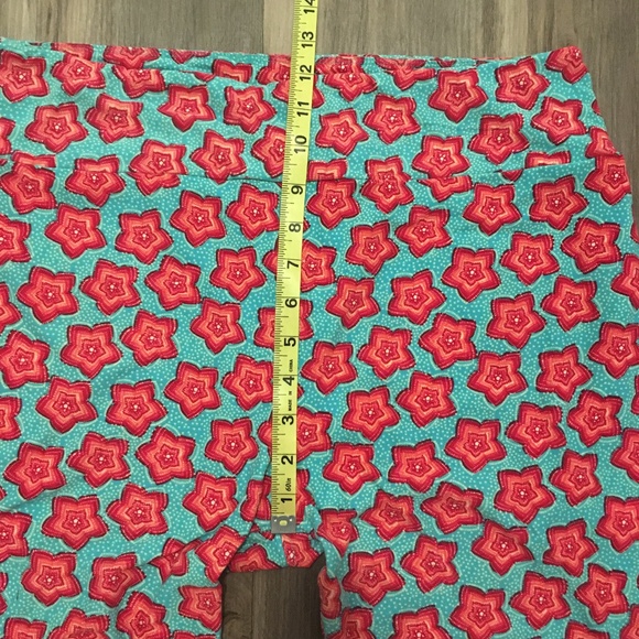 LuLaRoe | Pants & Jumpsuits | Lularoe Tc Star Flower Leggings | Poshmark